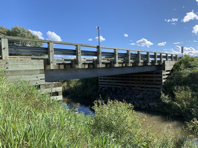 Fabrication de ponts en acier et poutres de pont - Dupont Métal Inc